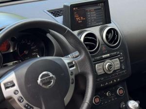Brown Nissan Qashqai 2008 in Vilnius, with an engine capacity of 1.46 L and mileage of 353 thousand km for 2750 €, photo 10 on AUTOMOTO.COM.LV