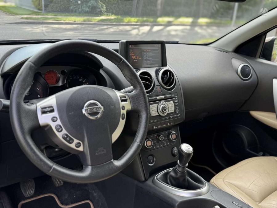 Brown Nissan Qashqai 2008 in Vilnius, with an engine capacity of 1.46 L and mileage of 353 thousand km for 2750 €, photo 11 on AUTOMOTO.COM.LV