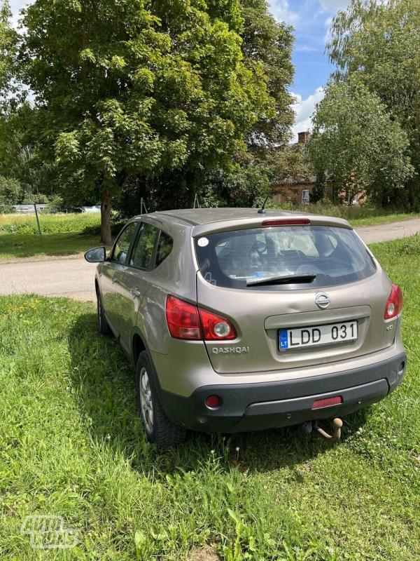 Brown Nissan Qashqai 2008 in Vilnius, with an engine capacity of 2.00 L and mileage of 345 thousand km for 1750 €, photo 4 on AUTOMOTO.COM.LV