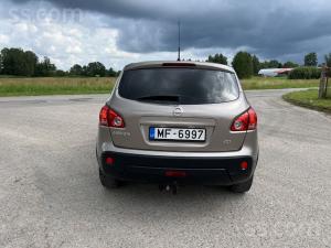 Brūns Nissan Qashqai 2008 Cēsis, ar dzinēja tilpumu 1.50 L un nobraukumu 287 tūkst. km par 3900 €, foto 6 vietnē AUTOMOTO.COM.LV