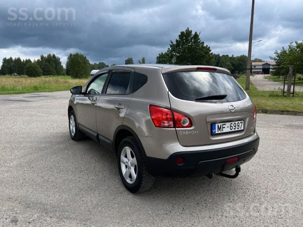 Brūns Nissan Qashqai 2008 Cēsis, ar dzinēja tilpumu 1.50 L un nobraukumu 287 tūkst. km par 3900 €, foto 6 vietnē AUTOMOTO.COM.LV