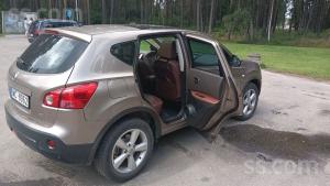Brūns Nissan Qashqai 2008 Rīga, ar dzinēja tilpumu 2.00 L un nobraukumu 292 tūkst. km par 1700 €, foto  vietnē AUTOMOTO.COM.LV