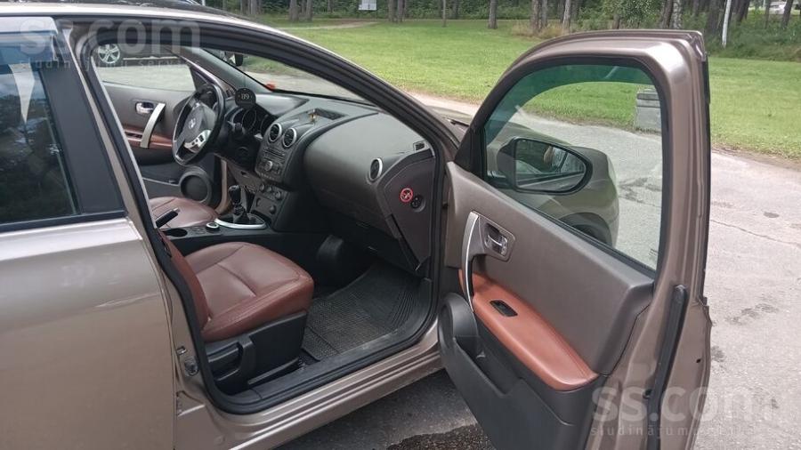 Brūns Nissan Qashqai 2008 Rīga, ar dzinēja tilpumu 2.00 L un nobraukumu 292 tūkst. km par 1700 €, foto 4 vietnē AUTOMOTO.COM.LV