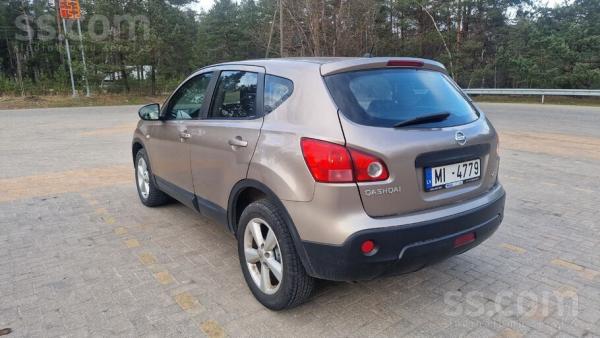 Brown Nissan Qashqai 2008 in Riga, with an engine capacity of 2.00 L and mileage of 310 thousand km for 3700 €, photo 2 on AUTOMOTO.COM.LV