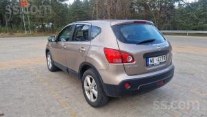 Brūns Nissan Qashqai 2008 Rīga, ar dzinēja tilpumu 2.00 L un nobraukumu 310 tūkst. km par 3700 €, foto 3 vietnē AUTOMOTO.COM.LV