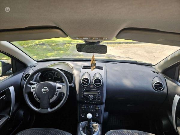 Brown Nissan Qashqai 2008 in Utena, with an engine capacity of 2.00 L and mileage of 373 thousand km for 2450 €, photo 10 on AUTOMOTO.COM.LV
