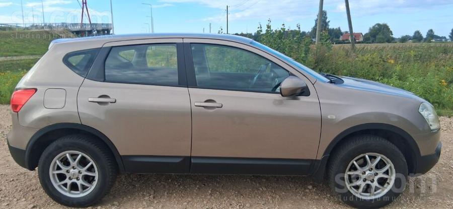 Brūns Nissan Qashqai 2008 Rīga, ar dzinēja tilpumu 2.00 L un nobraukumu 117 tūkst. km par 3800 €, foto 3 vietnē AUTOMOTO.COM.LV