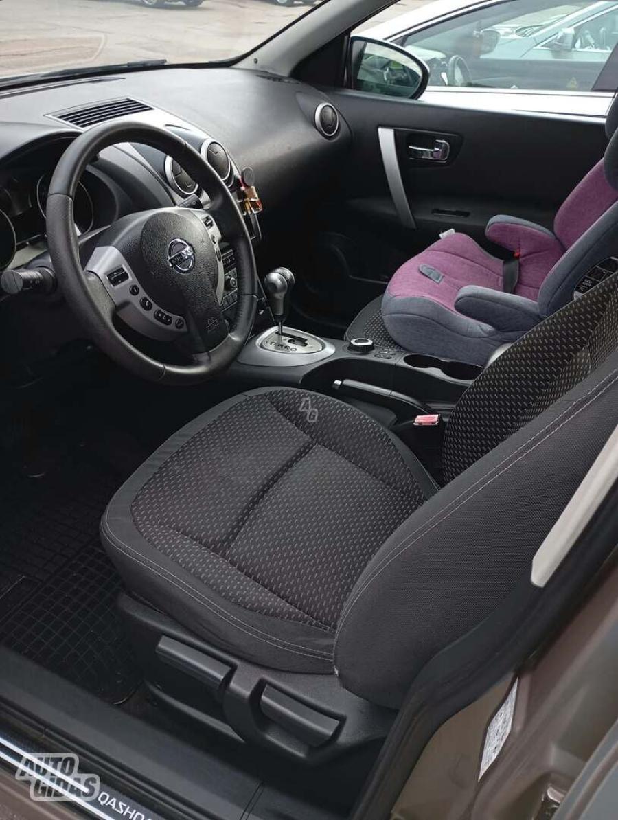 Brūns Nissan Qashqai 2008 Šauļi, ar dzinēja tilpumu 2.00 L un nobraukumu 220 tūkst. km par 3900 €, foto 13 vietnē AUTOMOTO.COM.LV