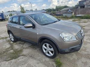 Brown Nissan Qashqai 2009 in Vilnius, with an engine capacity of 2.00 L and mileage of 330 thousand km for 3700 €, photo 3 on AUTOMOTO.COM.LV