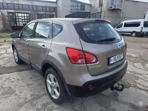 Brown Nissan Qashqai 2009 in Vilnius, with an engine capacity of 2.00 L and mileage of 330 thousand km for 3700 €, photo 5 on AUTOMOTO.COM.LV