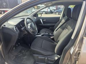 Brown Nissan Qashqai 2009 in Vilnius, with an engine capacity of 2.00 L and mileage of 330 thousand km for 3700 €, photo 6 on AUTOMOTO.COM.LV