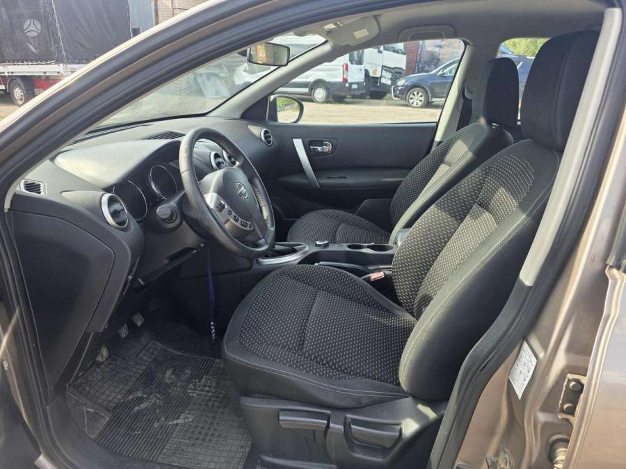 Brown Nissan Qashqai 2009 in Vilnius, with an engine capacity of 2.00 L and mileage of 330 thousand km for 3700 €, photo 6 on AUTOMOTO.COM.LV