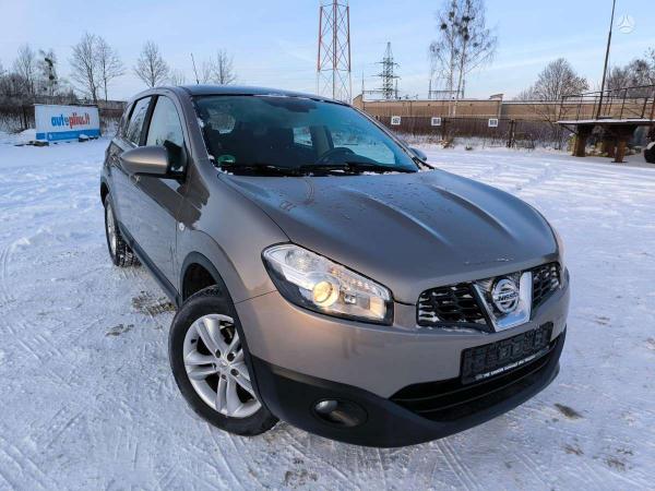 Brown Nissan Qashqai 2010 in Alytus, with an engine capacity of 1.46 L and mileage of 277 thousand km for 5800 €, photo 1 on AUTOMOTO.COM.LV