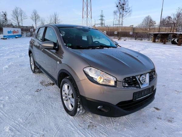 Brown Nissan Qashqai 2010 in Alytus, with an engine capacity of 1.46 L and mileage of 277 thousand km for 5800 €, photo 4 on AUTOMOTO.COM.LV