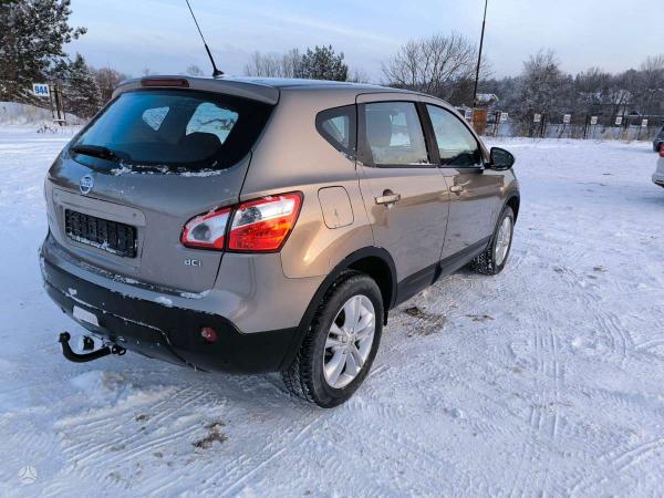 Brown Nissan Qashqai 2010 in Alytus, with an engine capacity of 1.46 L and mileage of 277 thousand km for 5800 €, photo 5 on AUTOMOTO.COM.LV