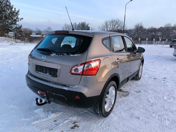 Brown Nissan Qashqai 2010 in Alytus, with an engine capacity of 1.46 L and mileage of 277 thousand km for 5800 €, photo 6 on AUTOMOTO.COM.LV