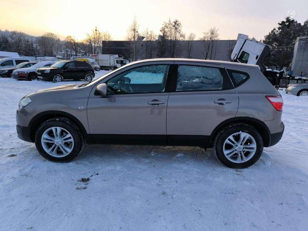 Brown Nissan Qashqai 2010 in Alytus, with an engine capacity of 1.46 L and mileage of 277 thousand km for 5800 €, photo 8 on AUTOMOTO.COM.LV