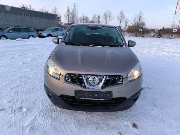 Brown Nissan Qashqai 2010 in Alytus, with an engine capacity of 1.46 L and mileage of 277 thousand km for 5800 €, photo 9 on AUTOMOTO.COM.LV