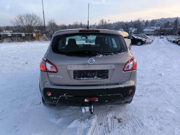 Brown Nissan Qashqai 2010 in Alytus, with an engine capacity of 1.46 L and mileage of 277 thousand km for 5800 €, photo 10 on AUTOMOTO.COM.LV
