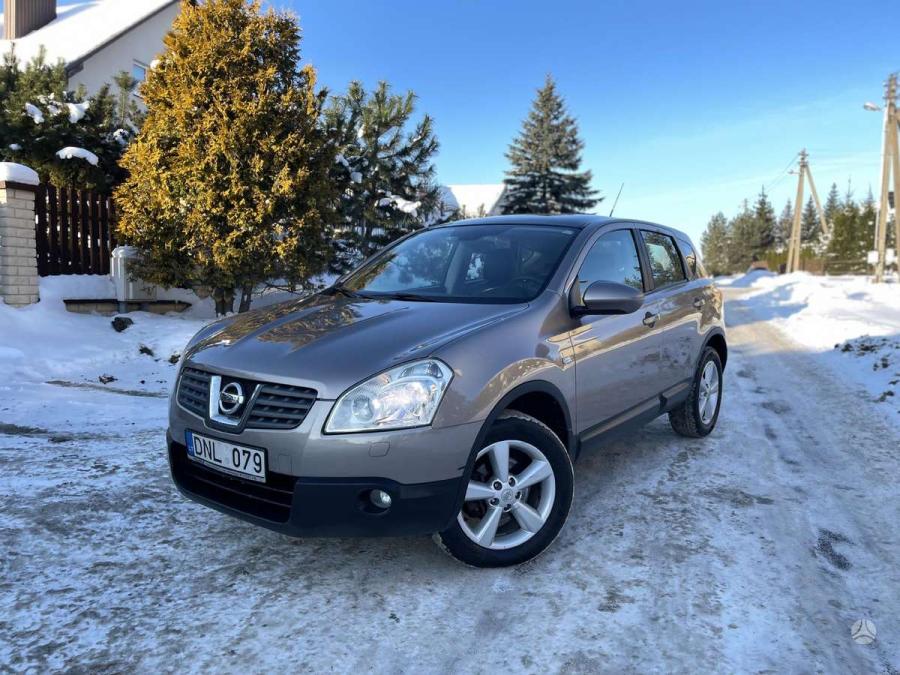 Brūns Nissan Qashqai 2010 Viļņa, ar dzinēja tilpumu 2.00 L un nobraukumu 135 tūkst. km par 4450 €, foto 2 vietnē AUTOMOTO.COM.LV