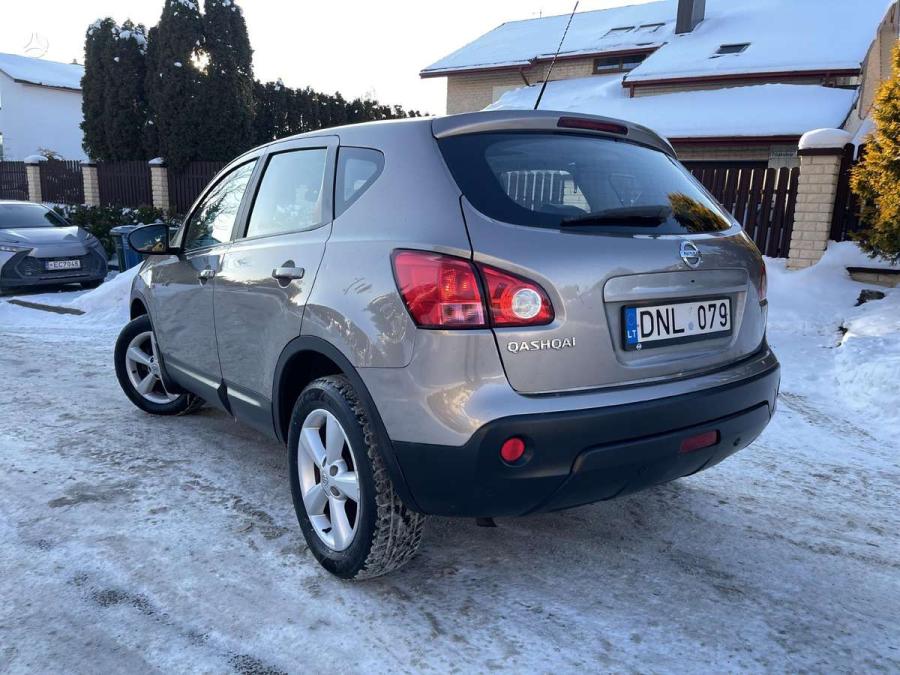 Brūns Nissan Qashqai 2010 Viļņa, ar dzinēja tilpumu 2.00 L un nobraukumu 135 tūkst. km par 4450 €, foto 5 vietnē AUTOMOTO.COM.LV
