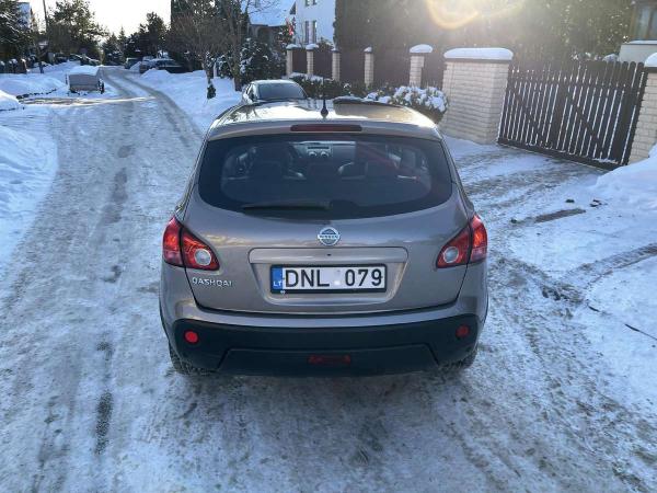Brūns Nissan Qashqai 2010 Viļņa, ar dzinēja tilpumu 2.00 L un nobraukumu 135 tūkst. km par 4450 €, foto 7 vietnē AUTOMOTO.COM.LV