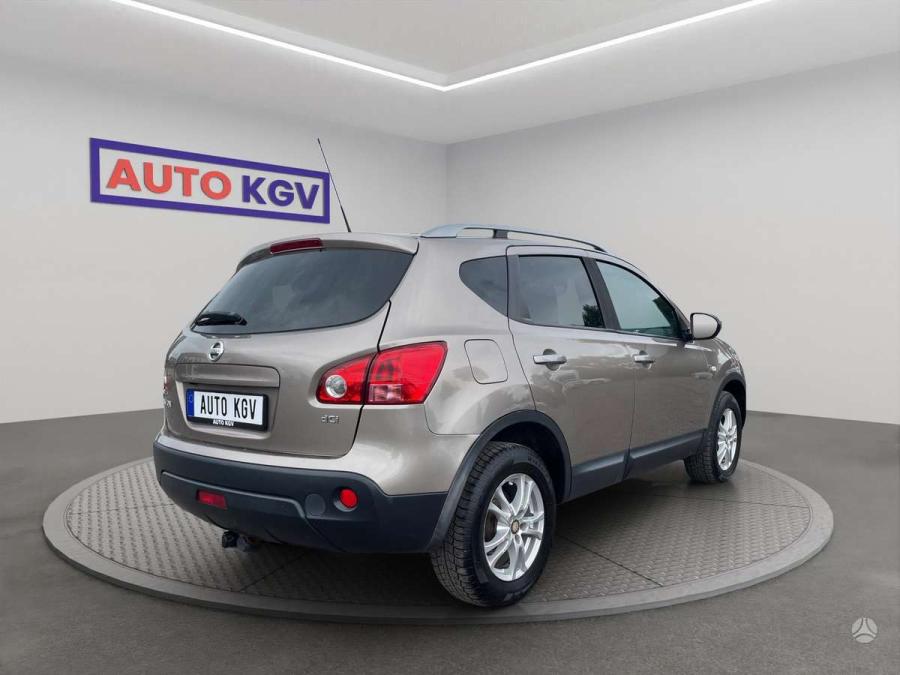 Brūns Nissan Qashqai 2010 Viļņa, ar dzinēja tilpumu 2.00 L un nobraukumu 251 tūkst. km par 5999 €, foto 6 vietnē AUTOMOTO.COM.LV