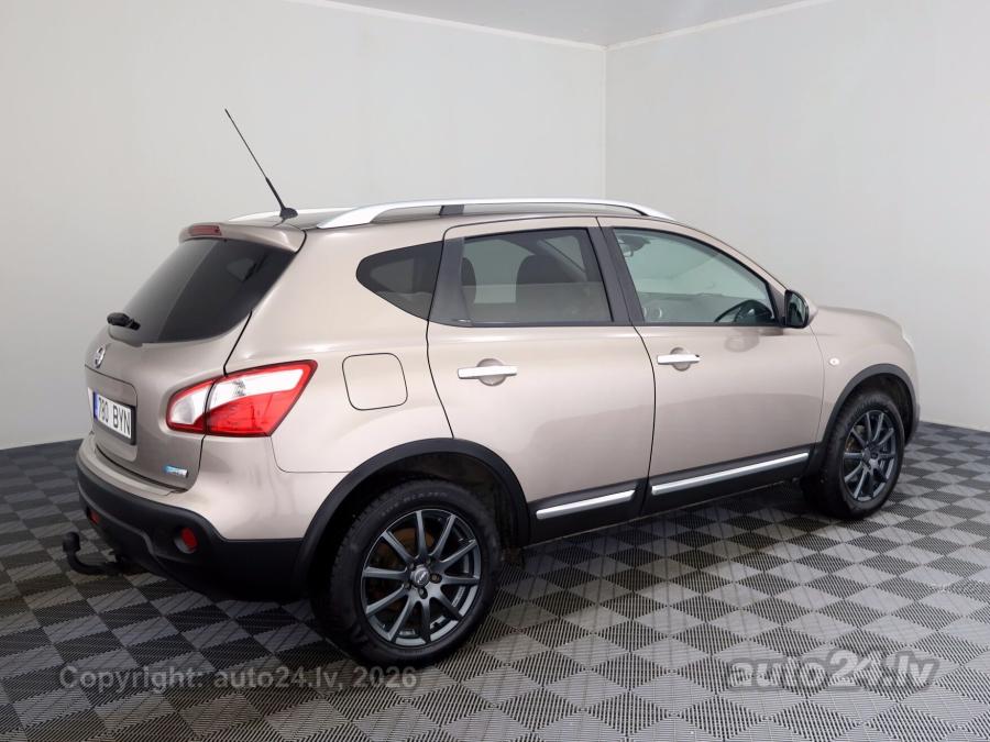Brown Nissan Qashqai 2011 in Tallinn, with an engine capacity of 1.50 L and mileage of 253 thousand km for 3699 €, photo 4 on AUTOMOTO.COM.LV