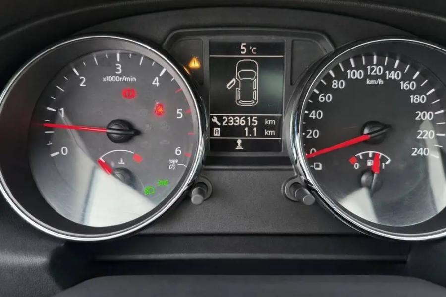 Brūns Nissan Qashqai 2011 Rīga, ar dzinēja tilpumu 2.00 L un nobraukumu 233 tūkst. km par 5800 €, foto 23 vietnē AUTOMOTO.COM.LV