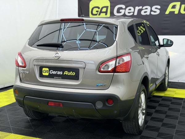 Brūns Nissan Qashqai 2011 Viļņa, ar dzinēja tilpumu 1.56 L un nobraukumu 256 tūkst. km par 4200 €, foto 4 vietnē AUTOMOTO.COM.LV