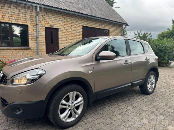 Brown Nissan Qashqai 2011 in Riga, with an engine capacity of 1.60 L and mileage of 210 thousand km for 5000 €, photo 3 on AUTOMOTO.COM.LV