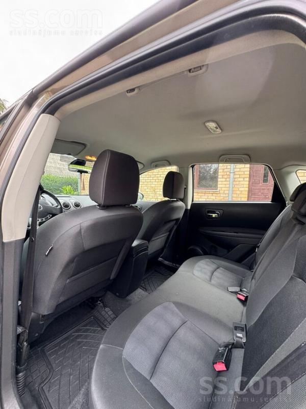 Brown Nissan Qashqai 2011 in Riga, with an engine capacity of 1.60 L and mileage of 210 thousand km for 5000 €, photo 5 on AUTOMOTO.COM.LV