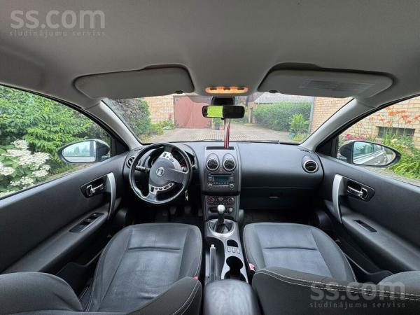 Brown Nissan Qashqai 2011 in Riga, with an engine capacity of 1.60 L and mileage of 210 thousand km for 5000 €, photo 6 on AUTOMOTO.COM.LV