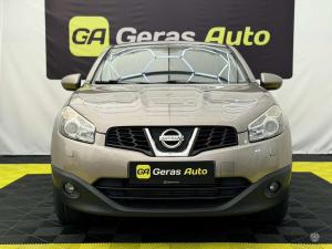 Brown Nissan Qashqai 2011 in Vilnius, with an engine capacity of 1.56 L and mileage of 256 thousand km for 4150 €, photo 3 on AUTOMOTO.COM.LV