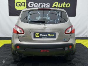 Brown Nissan Qashqai 2011 in Vilnius, with an engine capacity of 1.56 L and mileage of 256 thousand km for 4150 €, photo 6 on AUTOMOTO.COM.LV