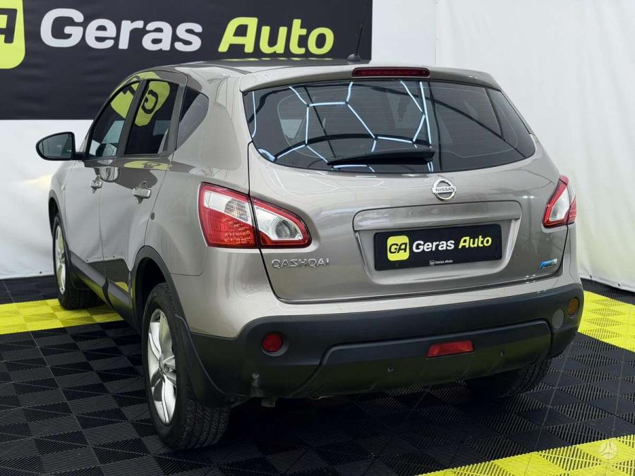 Brown Nissan Qashqai 2011 in Vilnius, with an engine capacity of 1.56 L and mileage of 256 thousand km for 4150 €, photo 7 on AUTOMOTO.COM.LV