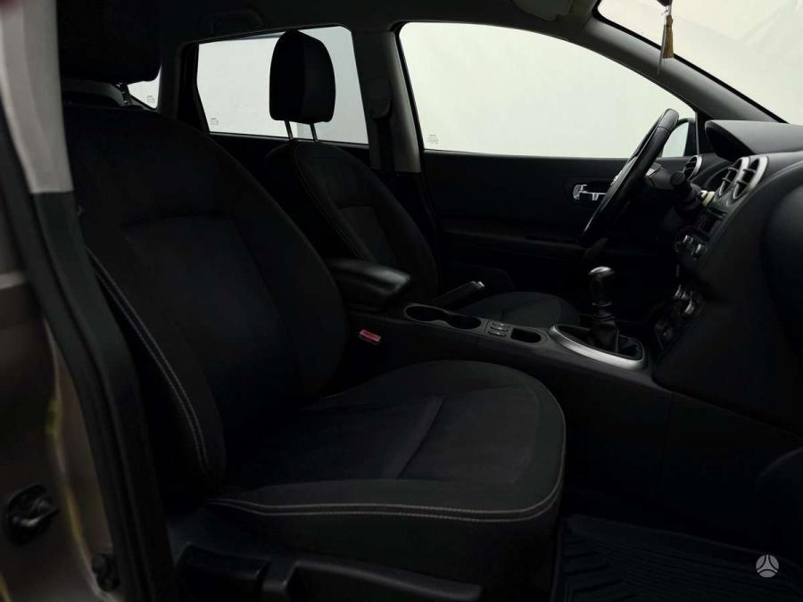 Brown Nissan Qashqai 2011 in Vilnius, with an engine capacity of 1.56 L and mileage of 256 thousand km for 4150 €, photo 14 on AUTOMOTO.COM.LV
