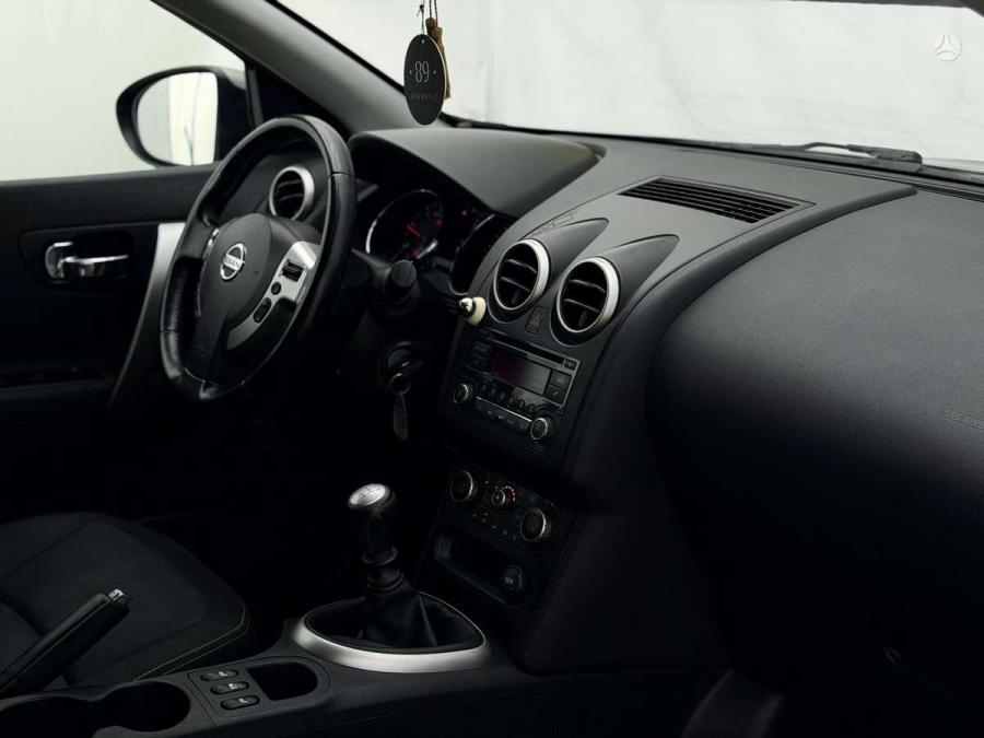 Brown Nissan Qashqai 2011 in Vilnius, with an engine capacity of 1.56 L and mileage of 256 thousand km for 4150 €, photo 15 on AUTOMOTO.COM.LV