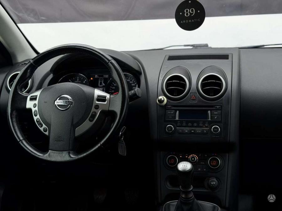 Brown Nissan Qashqai 2011 in Vilnius, with an engine capacity of 1.56 L and mileage of 256 thousand km for 4150 €, photo 16 on AUTOMOTO.COM.LV