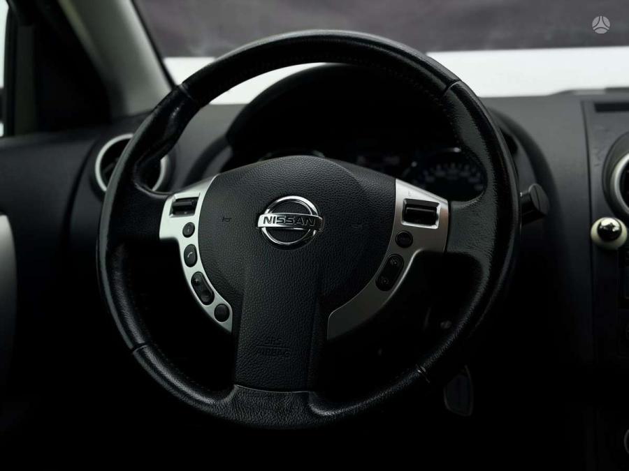 Brown Nissan Qashqai 2011 in Vilnius, with an engine capacity of 1.56 L and mileage of 256 thousand km for 4150 €, photo 17 on AUTOMOTO.COM.LV