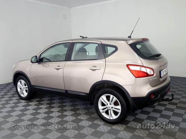 Brown Nissan Qashqai 2011 in Tallinn, with an engine capacity of 1.60 L and mileage of 211 thousand km for 2999 €, photo 4 on AUTOMOTO.COM.LV