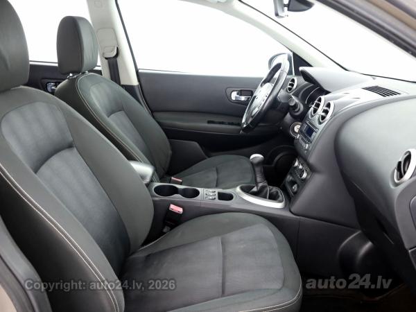 Brown Nissan Qashqai 2011 in Tallinn, with an engine capacity of 1.60 L and mileage of 211 thousand km for 2999 €, photo 6 on AUTOMOTO.COM.LV