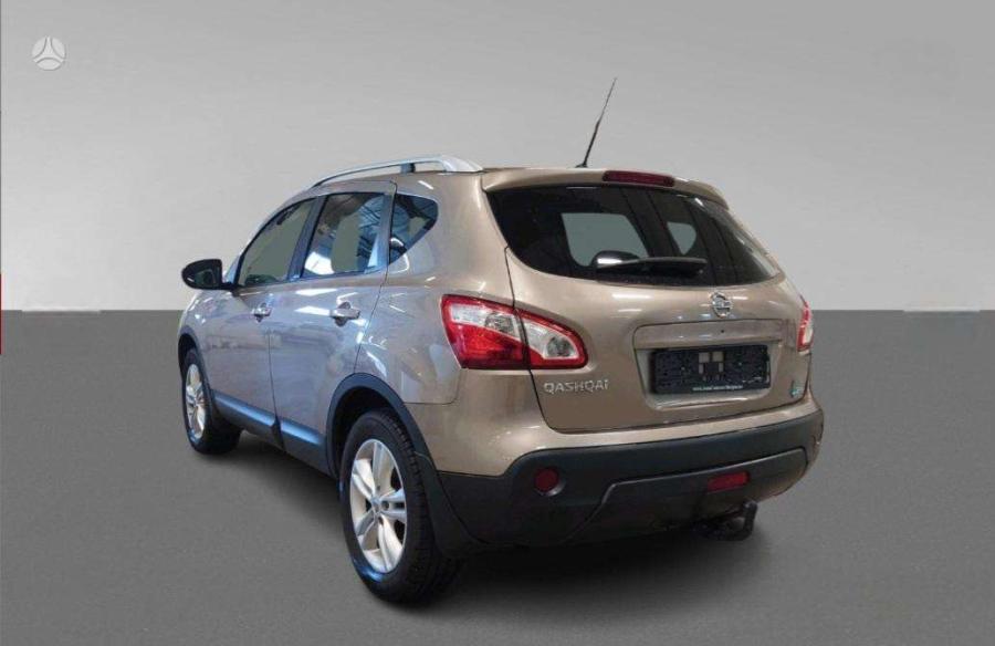Brown Nissan Qashqai 2011 in Jurbarkas, with an engine capacity of 1.46 L and mileage of 150 thousand km for 4700 €, photo 3 on AUTOMOTO.COM.LV