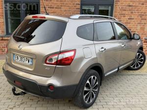 Brown Nissan Qashqai 2011 in Riga, with an engine capacity of 2.00 L and mileage of 212 thousand km for 6450 €, photo 5 on AUTOMOTO.COM.LV