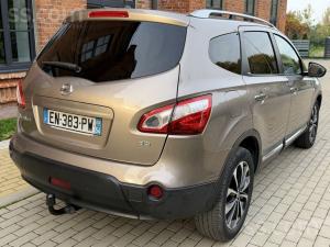 Brown Nissan Qashqai 2011 in Riga, with an engine capacity of 2.00 L and mileage of 212 thousand km for 6450 €, photo 9 on AUTOMOTO.COM.LV