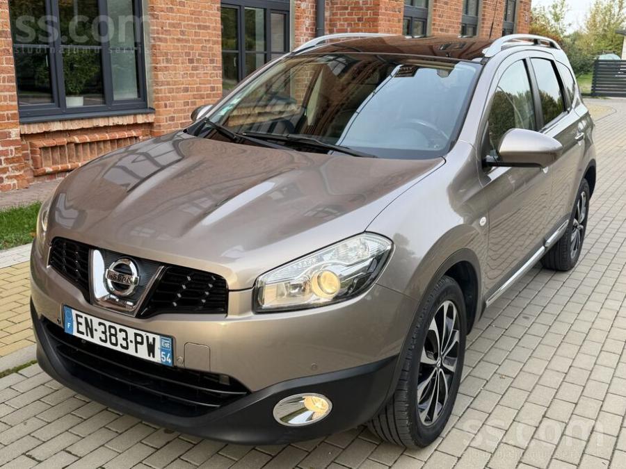 Brown Nissan Qashqai 2011 in Riga, with an engine capacity of 2.00 L and mileage of 212 thousand km for 6450 €, photo 10 on AUTOMOTO.COM.LV