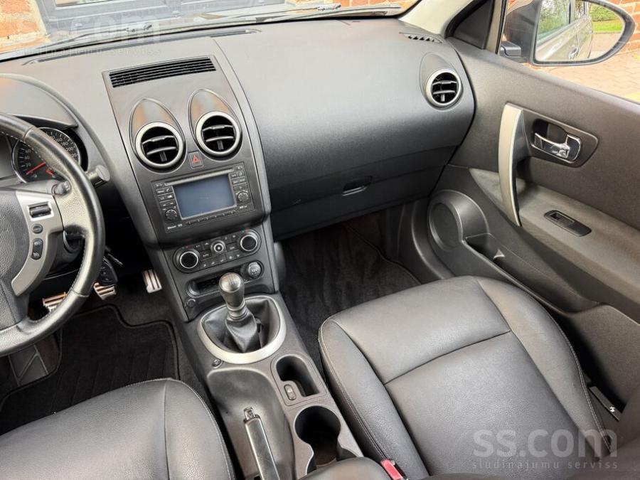 Brown Nissan Qashqai 2011 in Riga, with an engine capacity of 2.00 L and mileage of 212 thousand km for 6450 €, photo 22 on AUTOMOTO.COM.LV