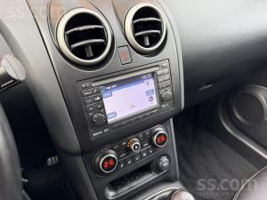Brown Nissan Qashqai 2011 in Riga, with an engine capacity of 2.00 L and mileage of 212 thousand km for 6450 €, photo 24 on AUTOMOTO.COM.LV