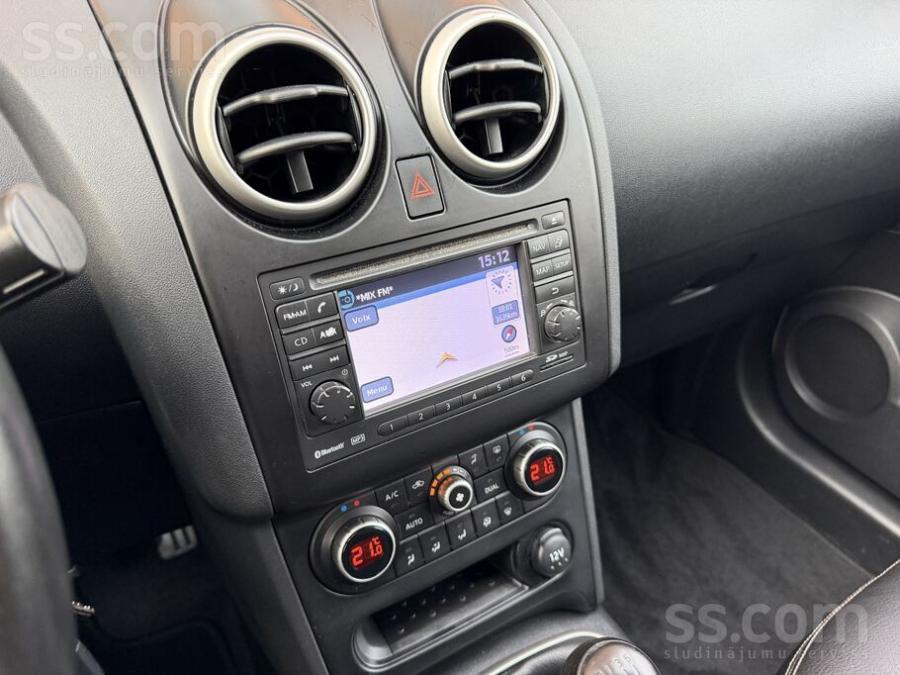 Brown Nissan Qashqai 2011 in Riga, with an engine capacity of 2.00 L and mileage of 212 thousand km for 6450 €, photo 24 on AUTOMOTO.COM.LV