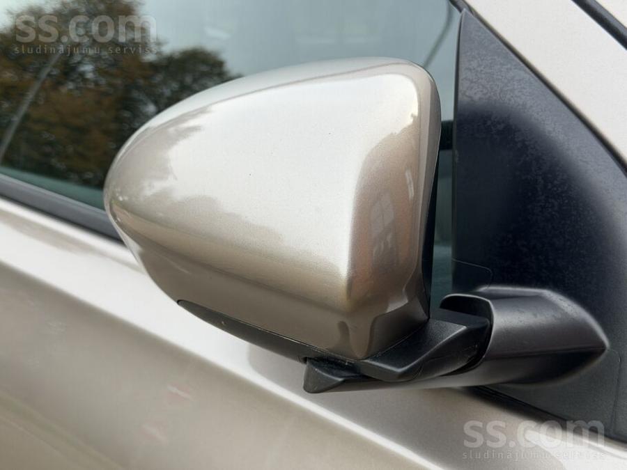 Brown Nissan Qashqai 2011 in Riga, with an engine capacity of 2.00 L and mileage of 212 thousand km for 6450 €, photo 31 on AUTOMOTO.COM.LV